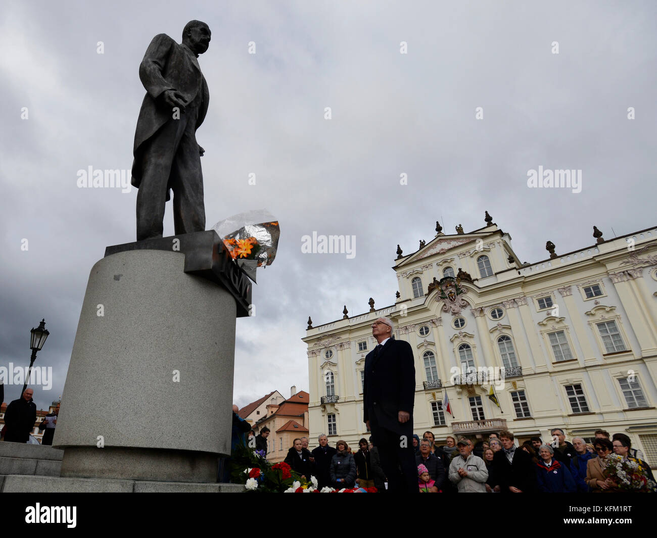 Presidential candidate Jiri Drahos symbolically laid flowers at the ...