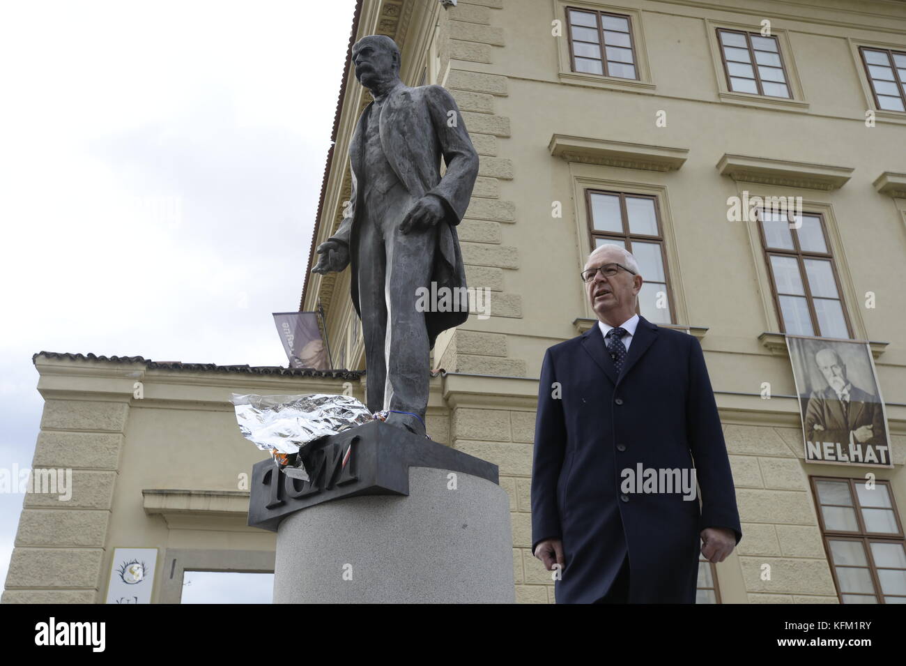 Presidential candidate Jiri Drahos symbolically laid flowers at the ...