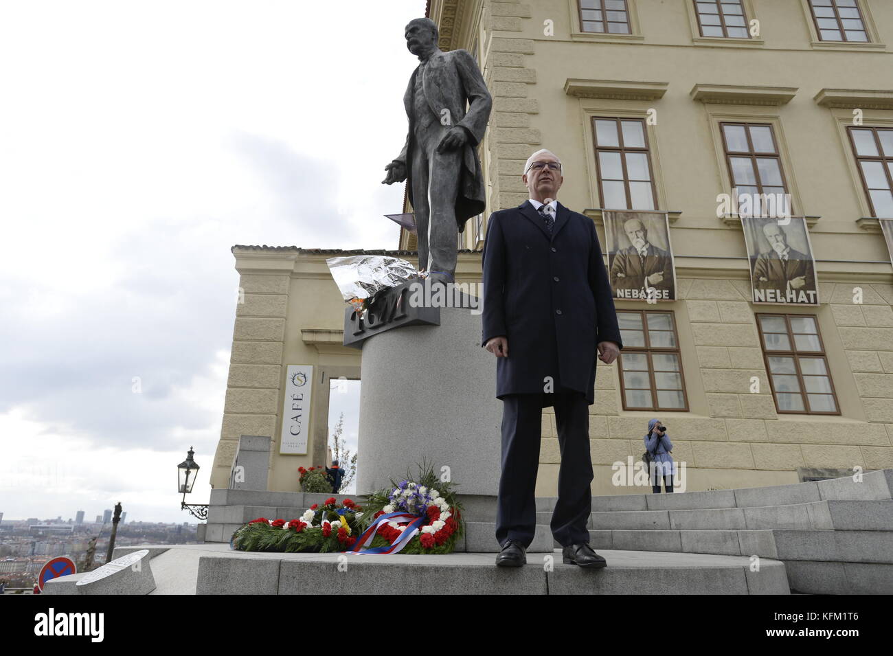 Presidential candidate Jiri Drahos symbolically laid flowers at the ...