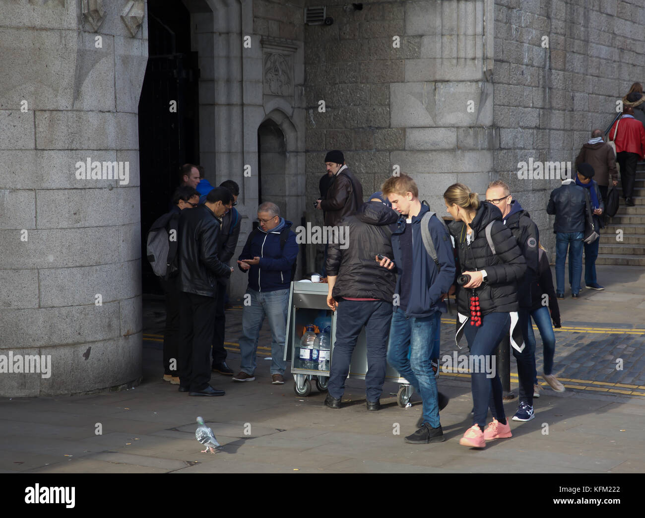 London, UK. 30th Oct, 2017. Bright, crisp and chilly Autumn Day in ...