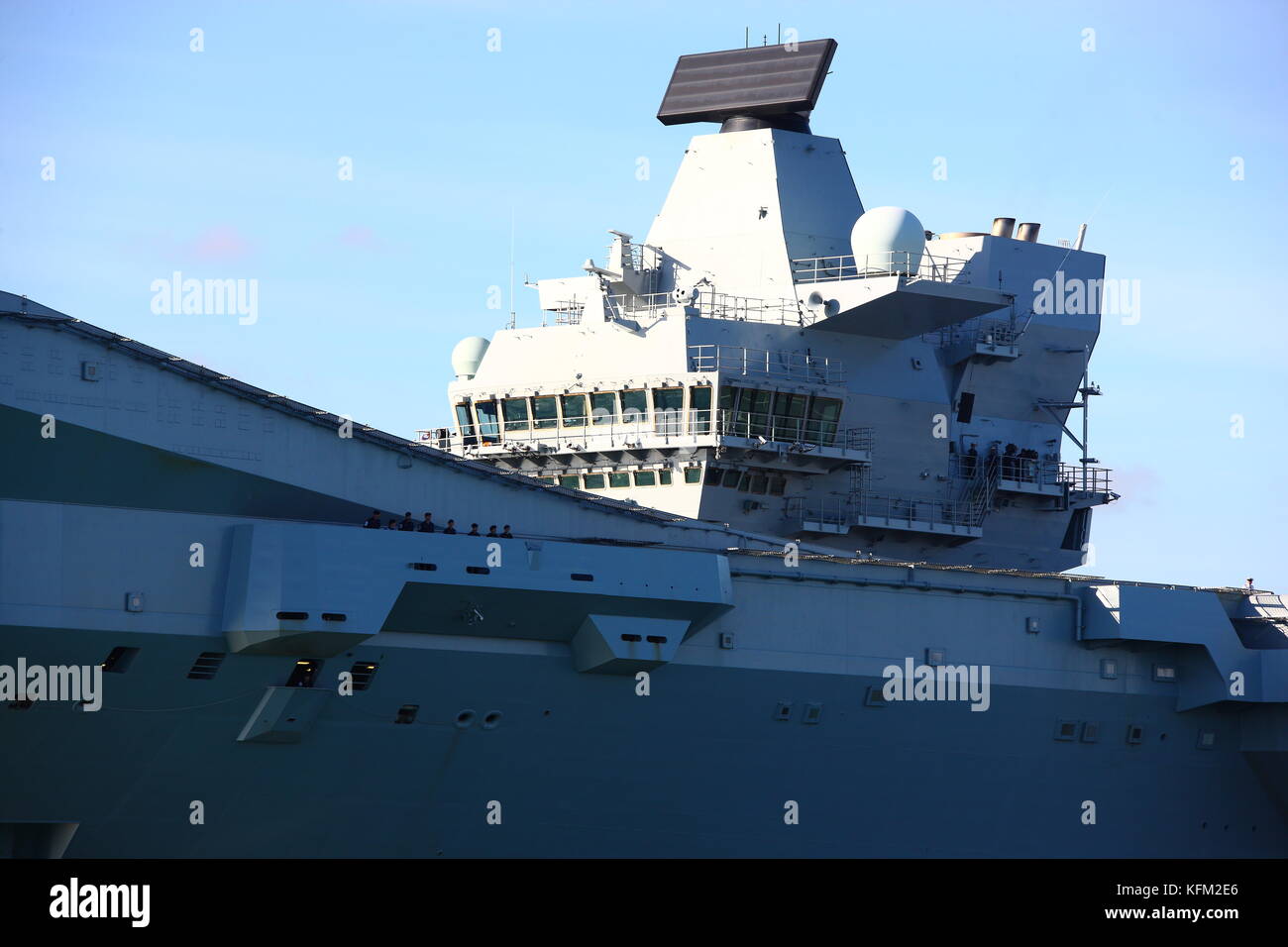 Queen elizabeth edinburgh squadron hi-res stock photography and images ...