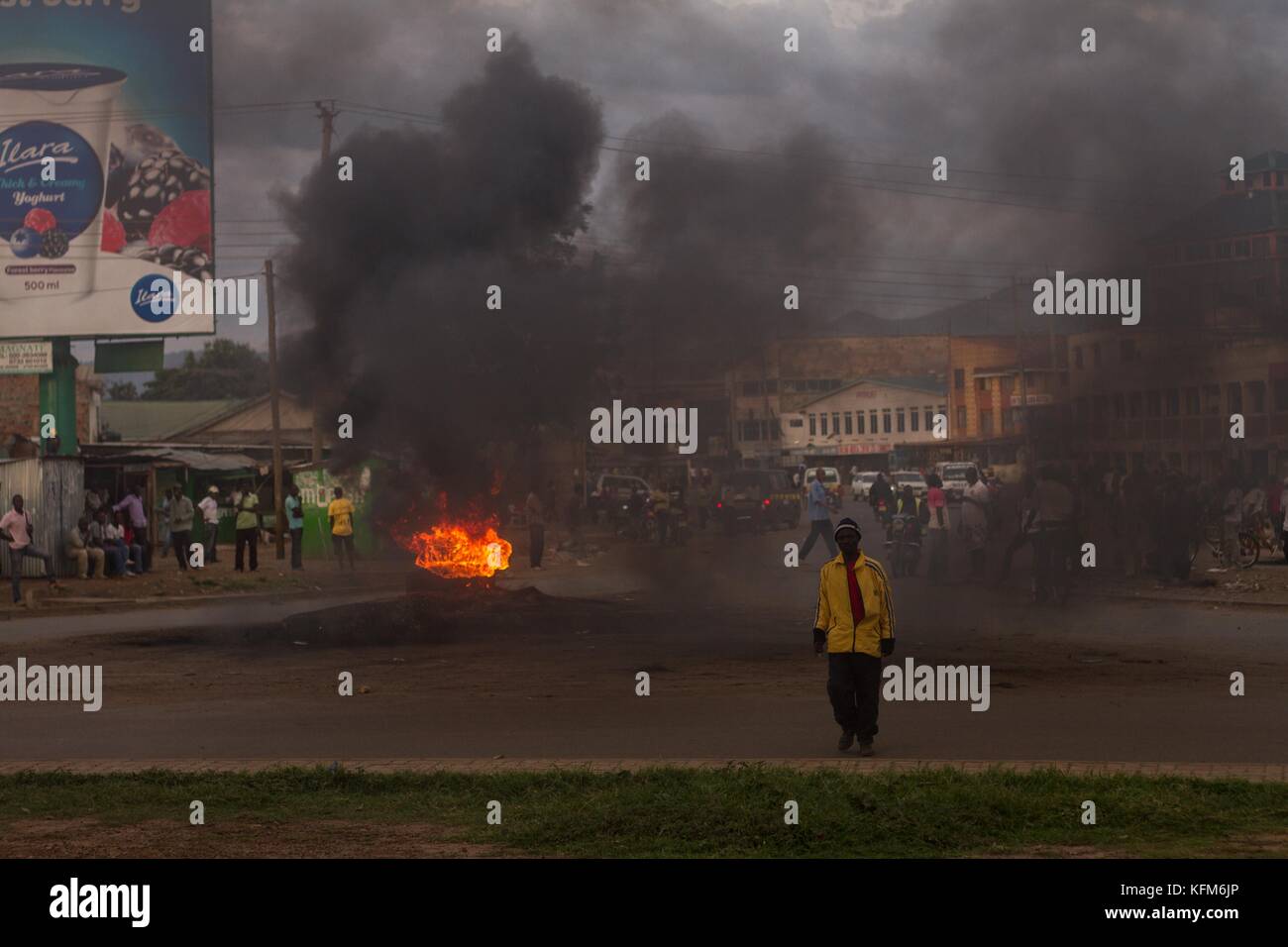 Kisumu, Kisumu, Kenya. 30th Oct, 2017. People seen walking around the ...