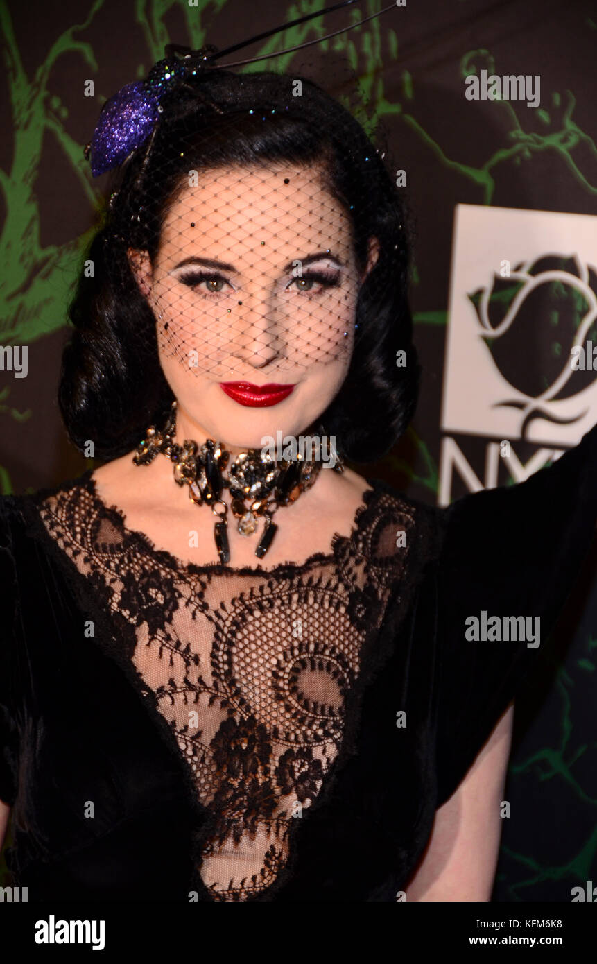 New York, NY, USA. 30th Oct, 2017. Dita Von Teese attends Bette Midler's 2017 Annual Hulaween ...