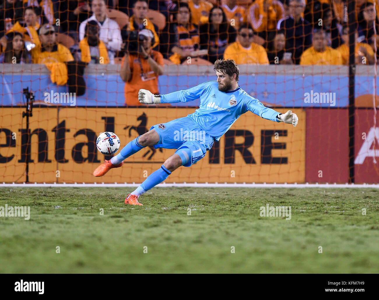 Houston, Texas, USA. 30th Oct, 2017. Houston Dynamo goalkeeper Tyler ...