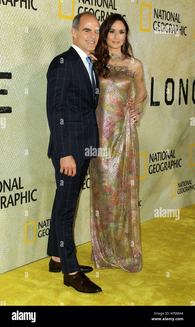 Los Angeles, United States. 30th Oct, 2017. Michael Kelly and Sarah ...