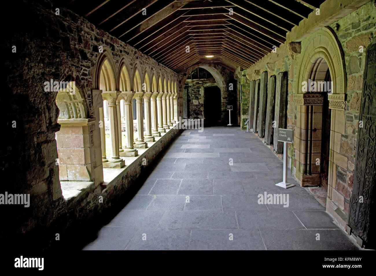Cloisters courtyard hi-res stock photography and images - Alamy