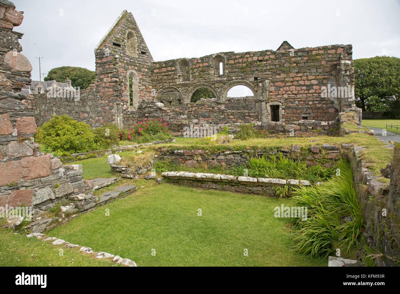 Iona Nunnery ruins and cloister gardens of Augustinian Convent Iona ...