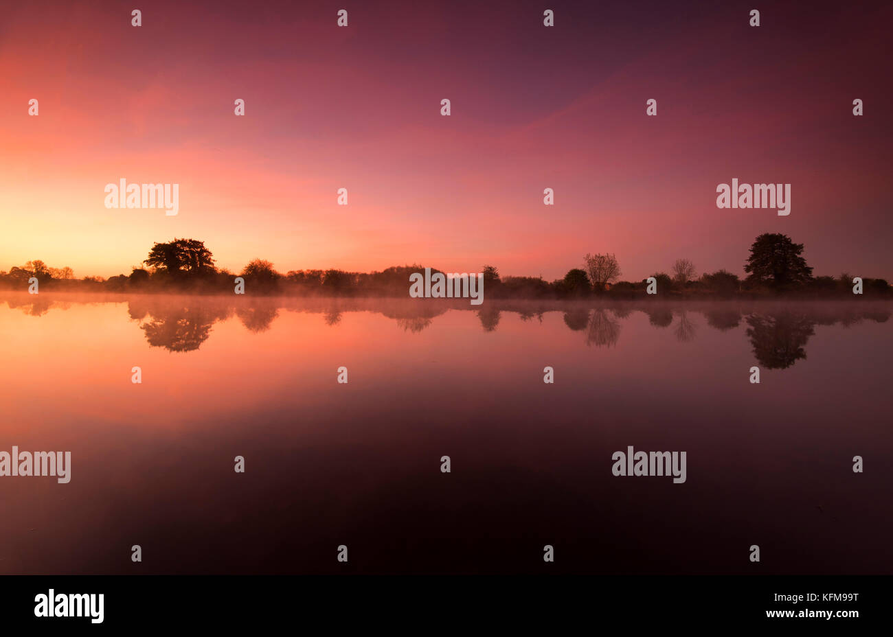 Sunrise on the River Trent at Colwick Park, Nottingham England UK Stock ...