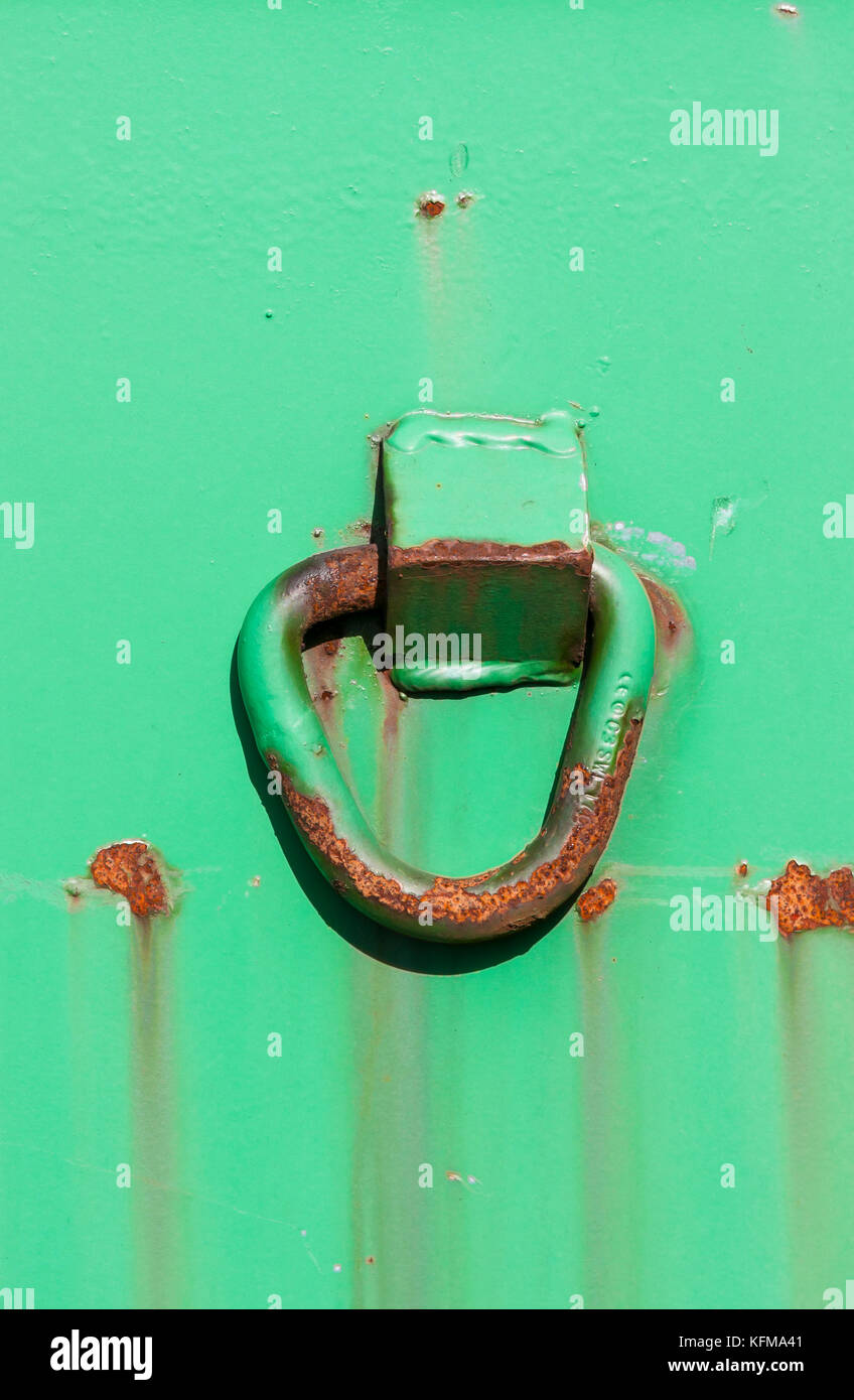 steel lifting shackle welded to metal sheet Stock Photo - Alamy