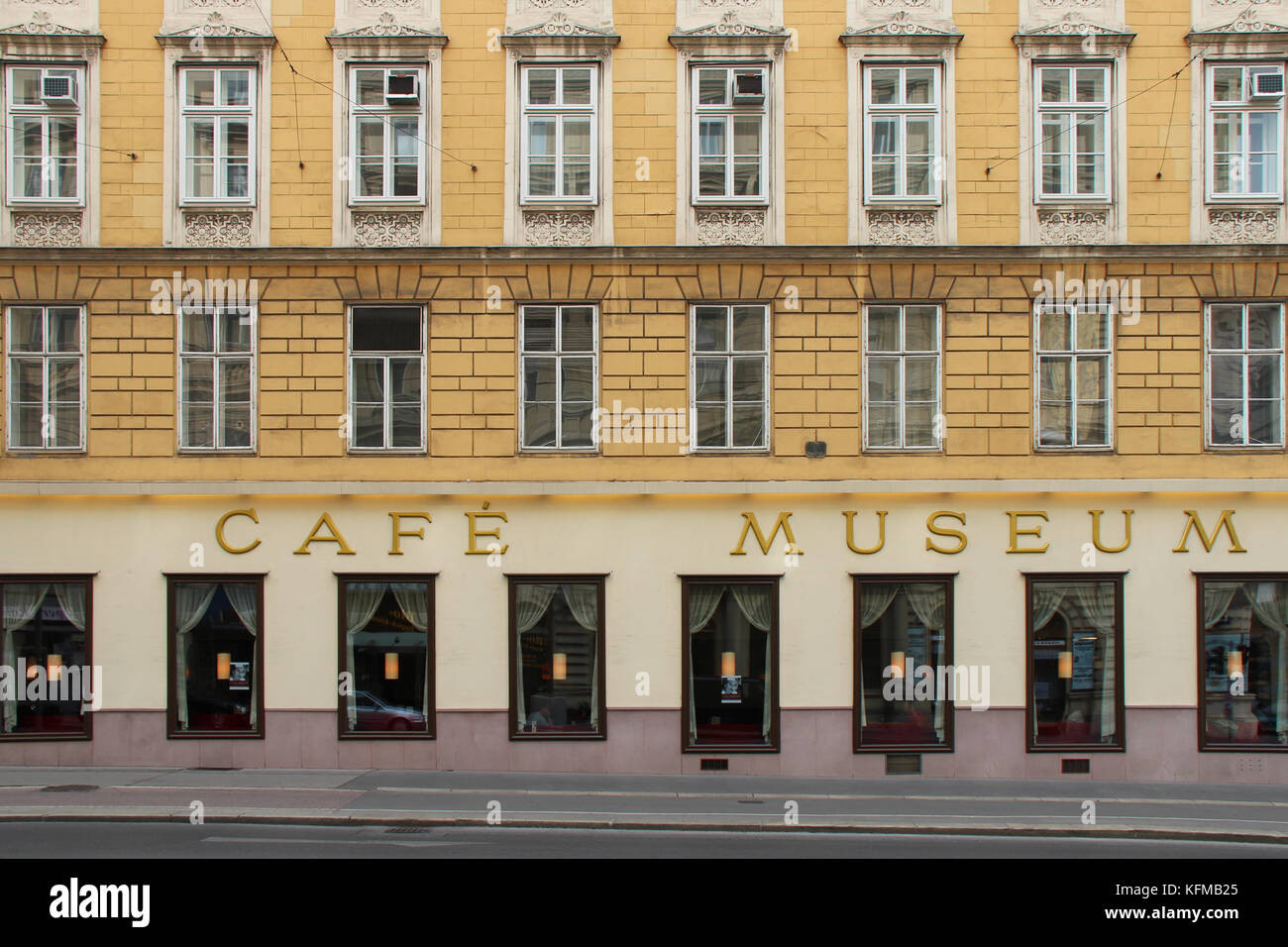 cafe museum In Vienna (Austria Stock Photo - Alamy