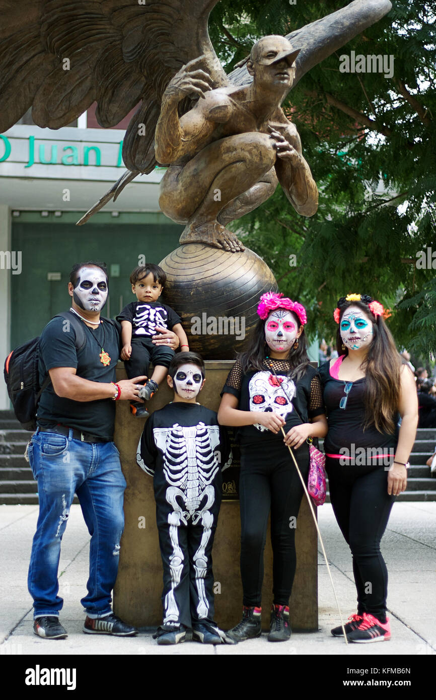 Tradiciones aztecas hi-res stock photography and images - Alamy