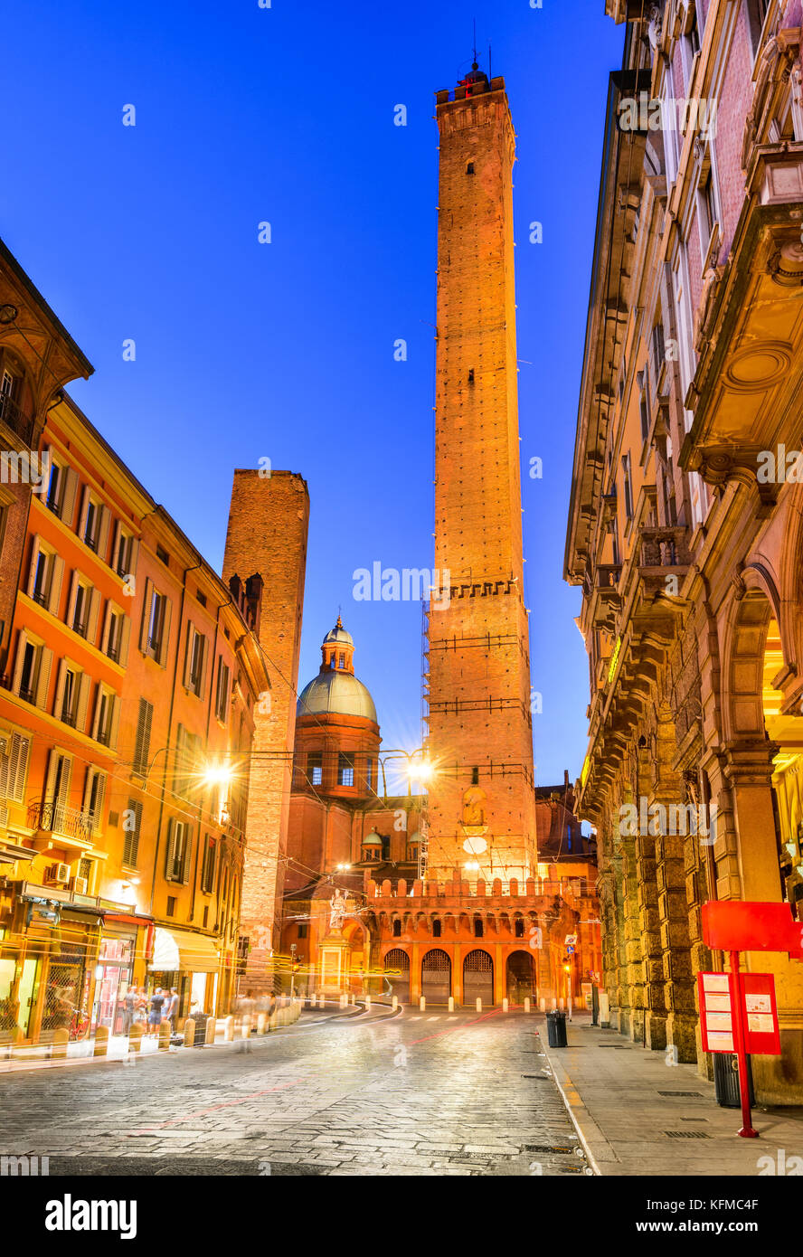 Bologna, Italy - Two Towers (Due Torri), Torri Asinelli and Garisenda ...
