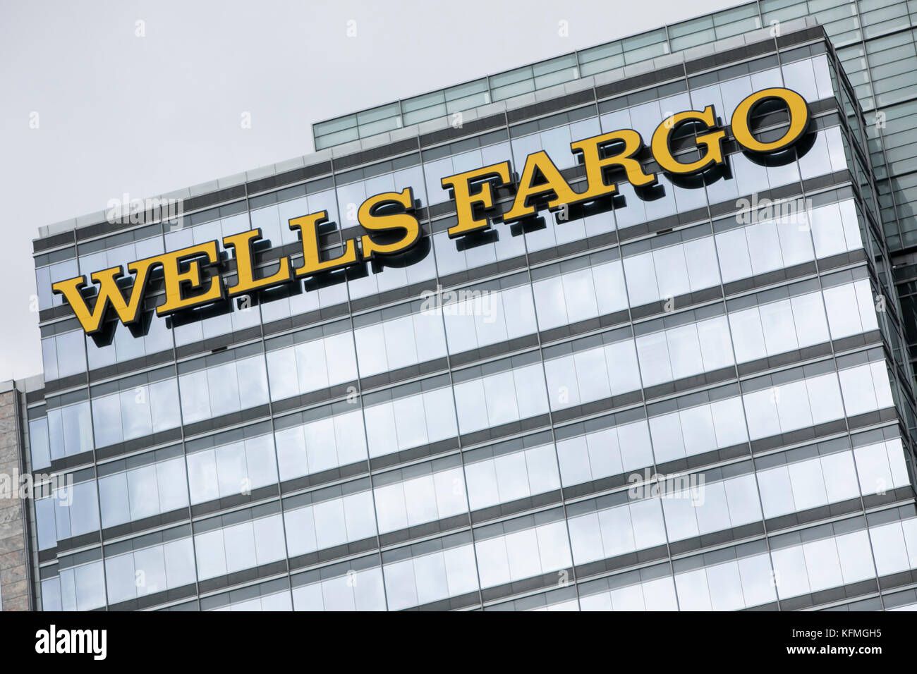 Wells fargo bank logo hi-res stock photography and images - Alamy