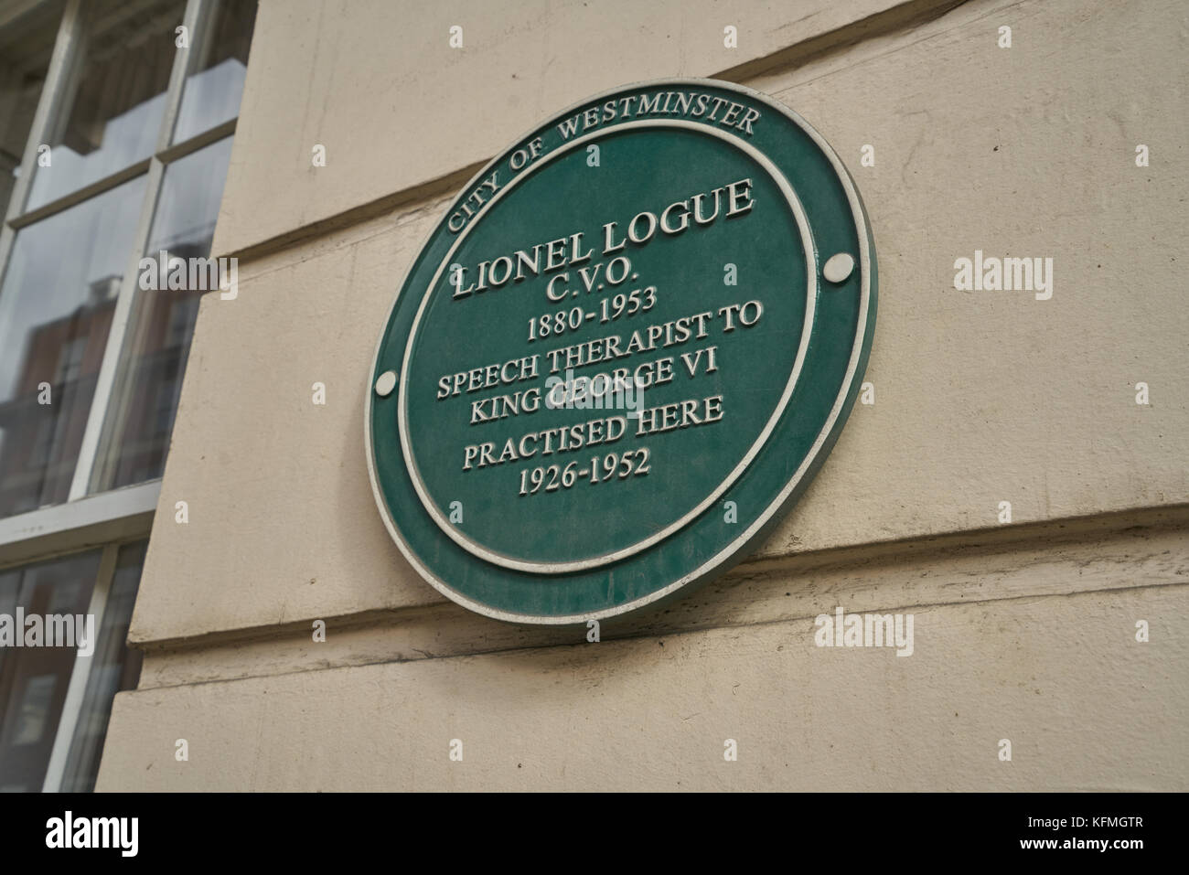 Speech therapist lionel logue hi-res stock photography and images - Alamy