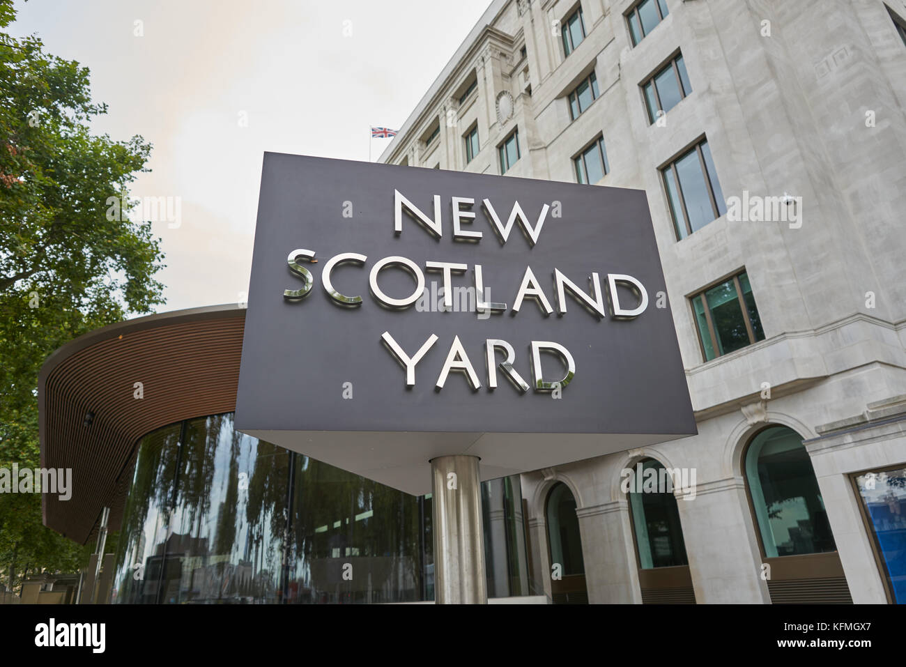 Scotland yard building hi-res stock photography and images - Alamy