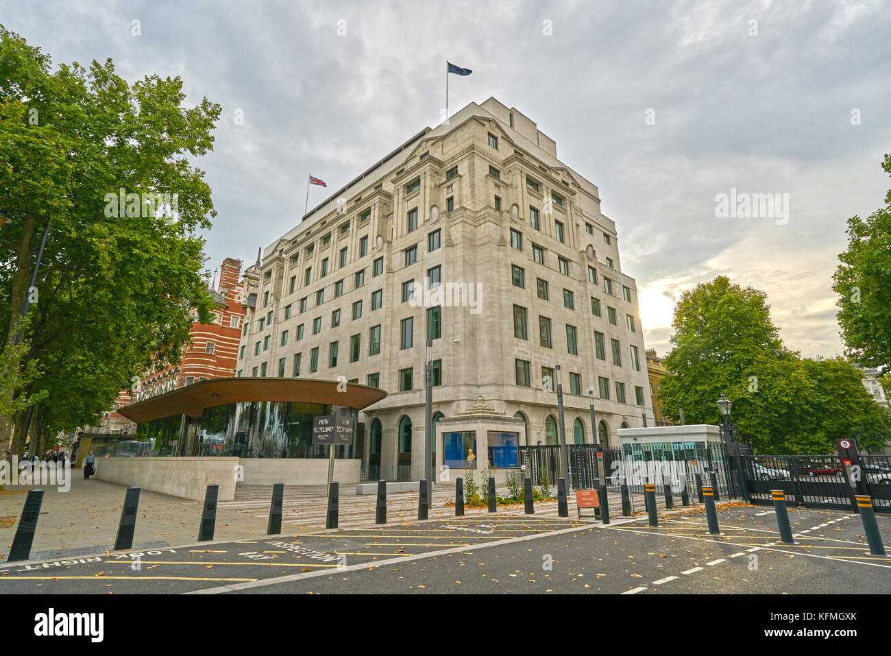 New scotland yard building hi-res stock photography and images - Alamy