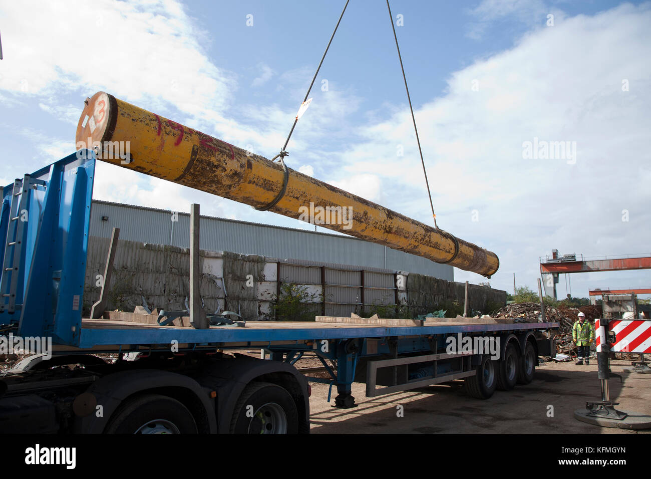 Flatbed truck unloading hi-res stock photography and images - Alamy