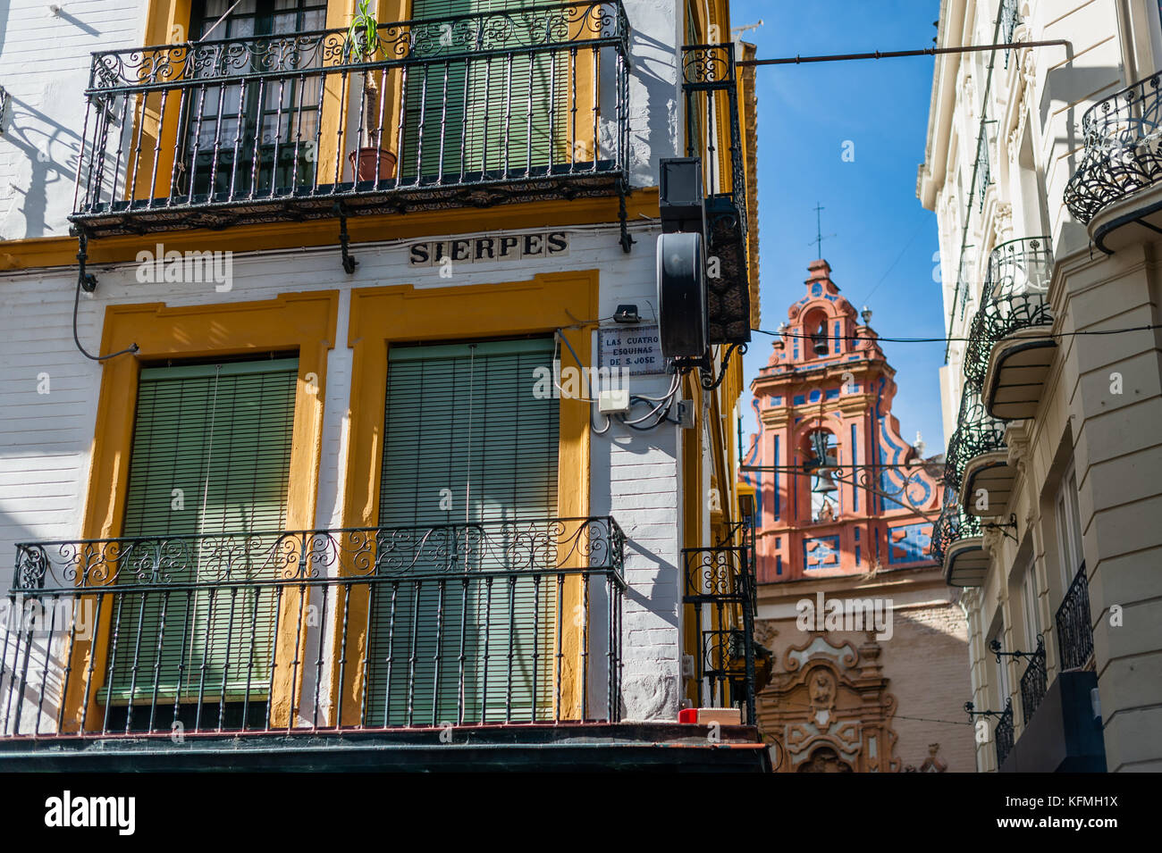 Sevilla streets hi-res stock photography and images - Alamy