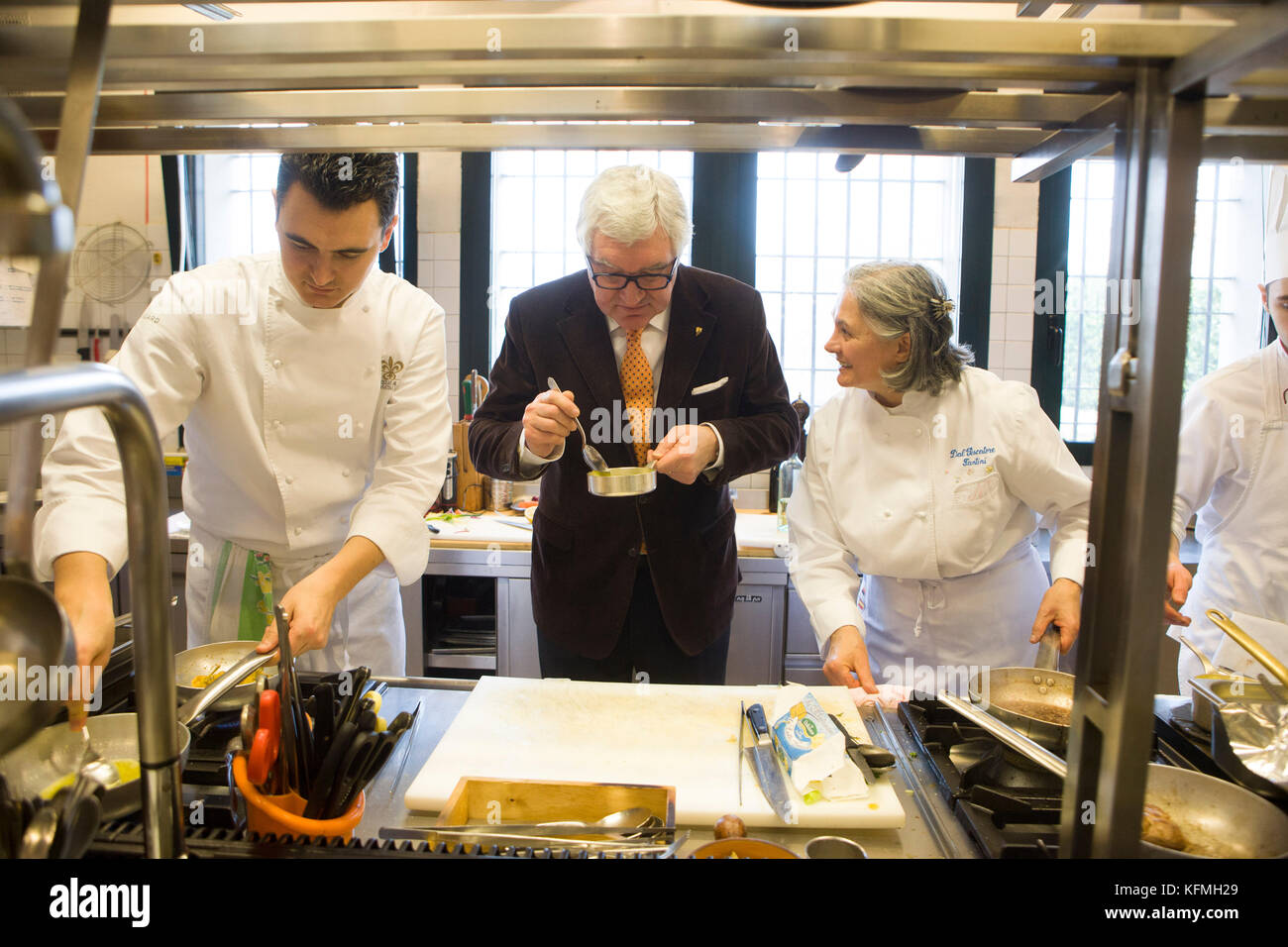 Dal pescatore santini hi-res stock photography and images - Alamy