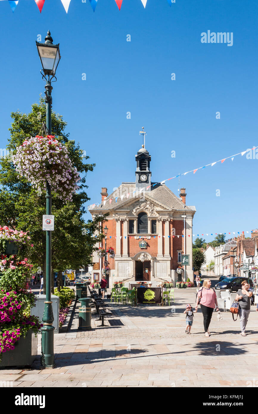Henley square hi-res stock photography and images - Alamy