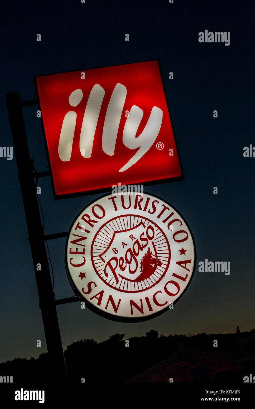Illy coffee sign hi-res stock photography and images - Alamy