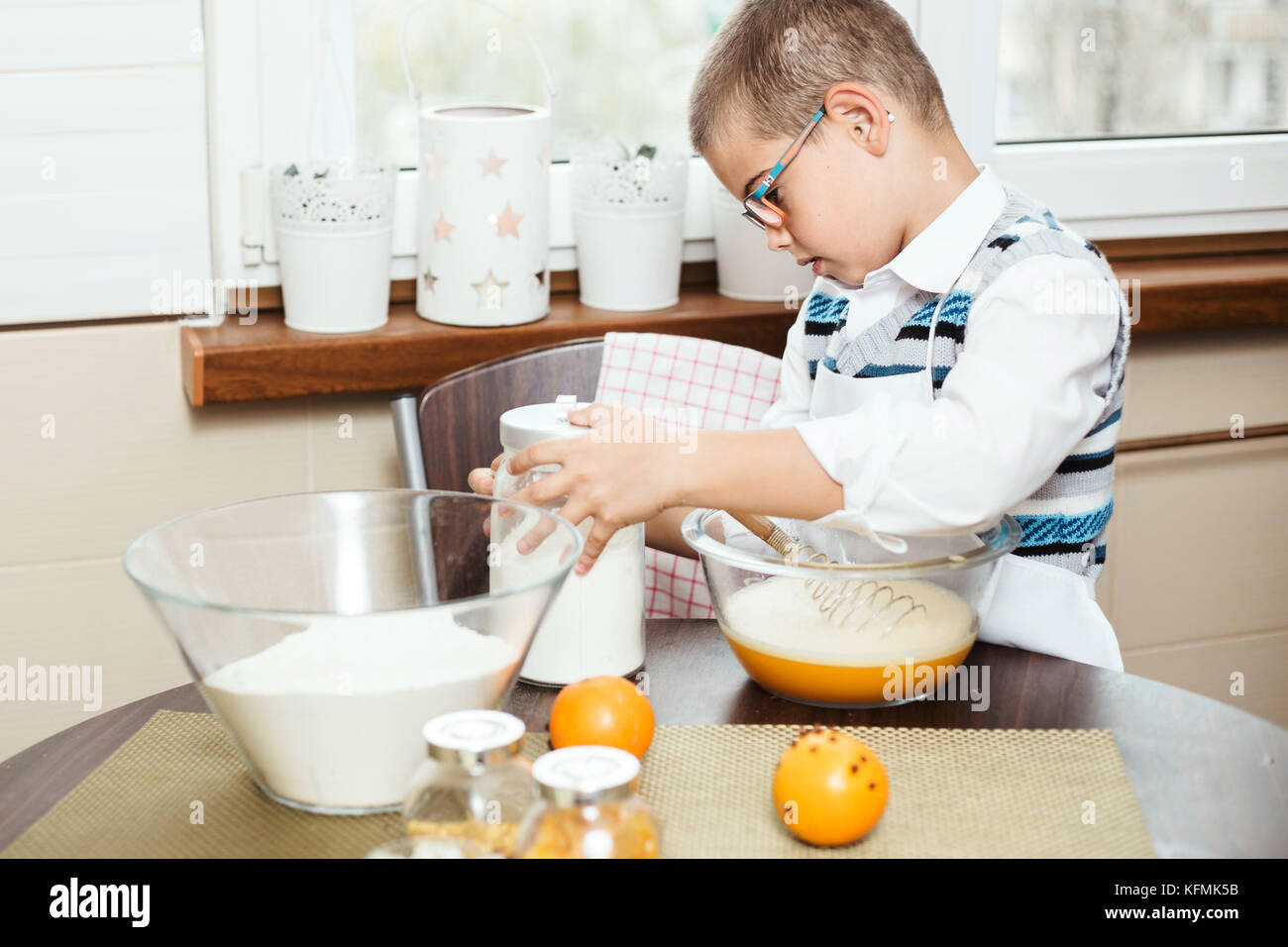Baker baking ingredients fruit hi-res stock photography and images - Alamy
