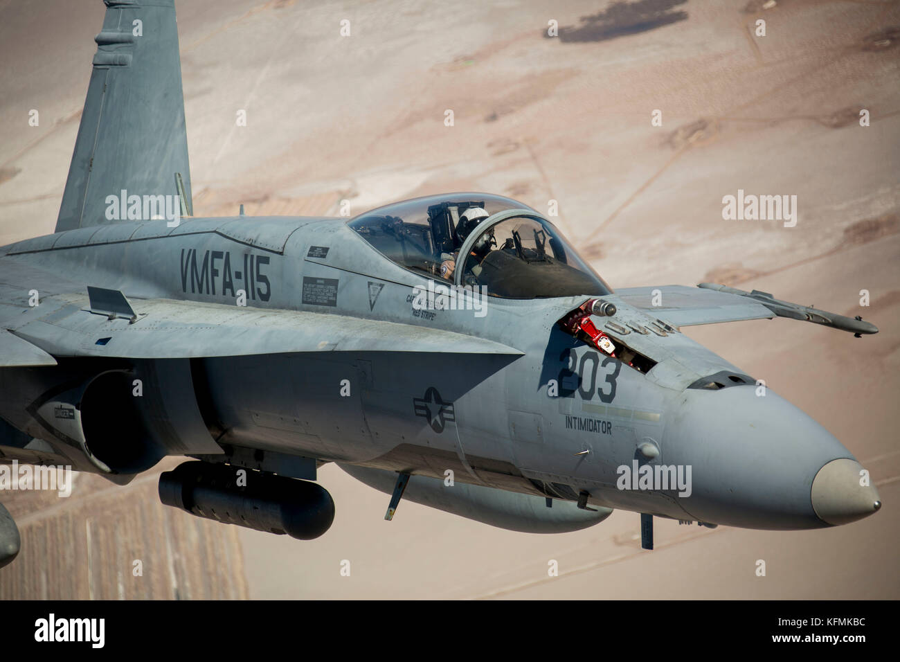 F/A-18C Hornet Refueling Stock Photo - Alamy