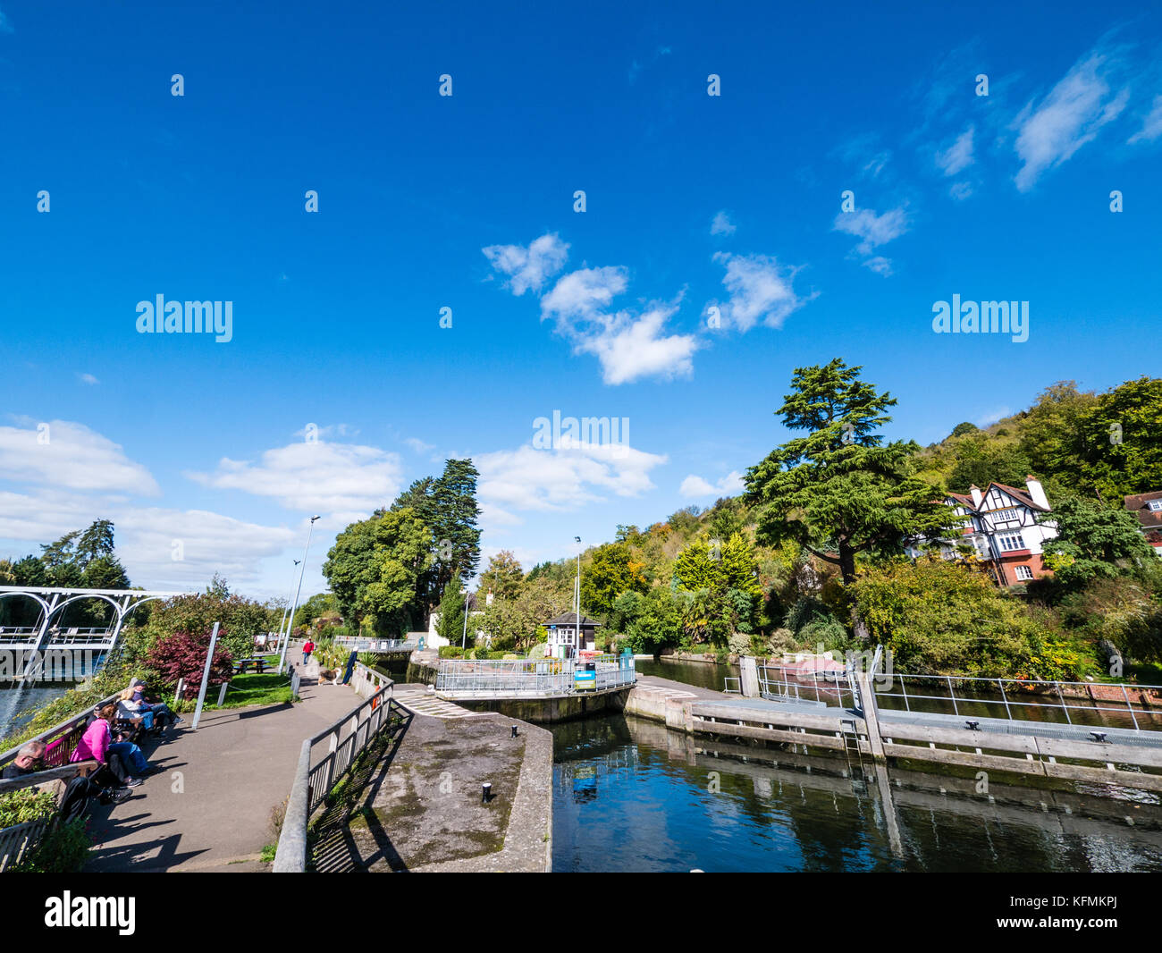 Thames marsh hi-res stock photography and images - Alamy