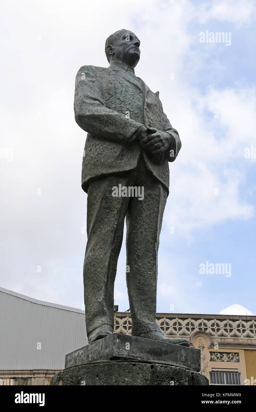 Rafael Ángel Calderón Guardia statue, Plaza de las Garantia Sociales ...