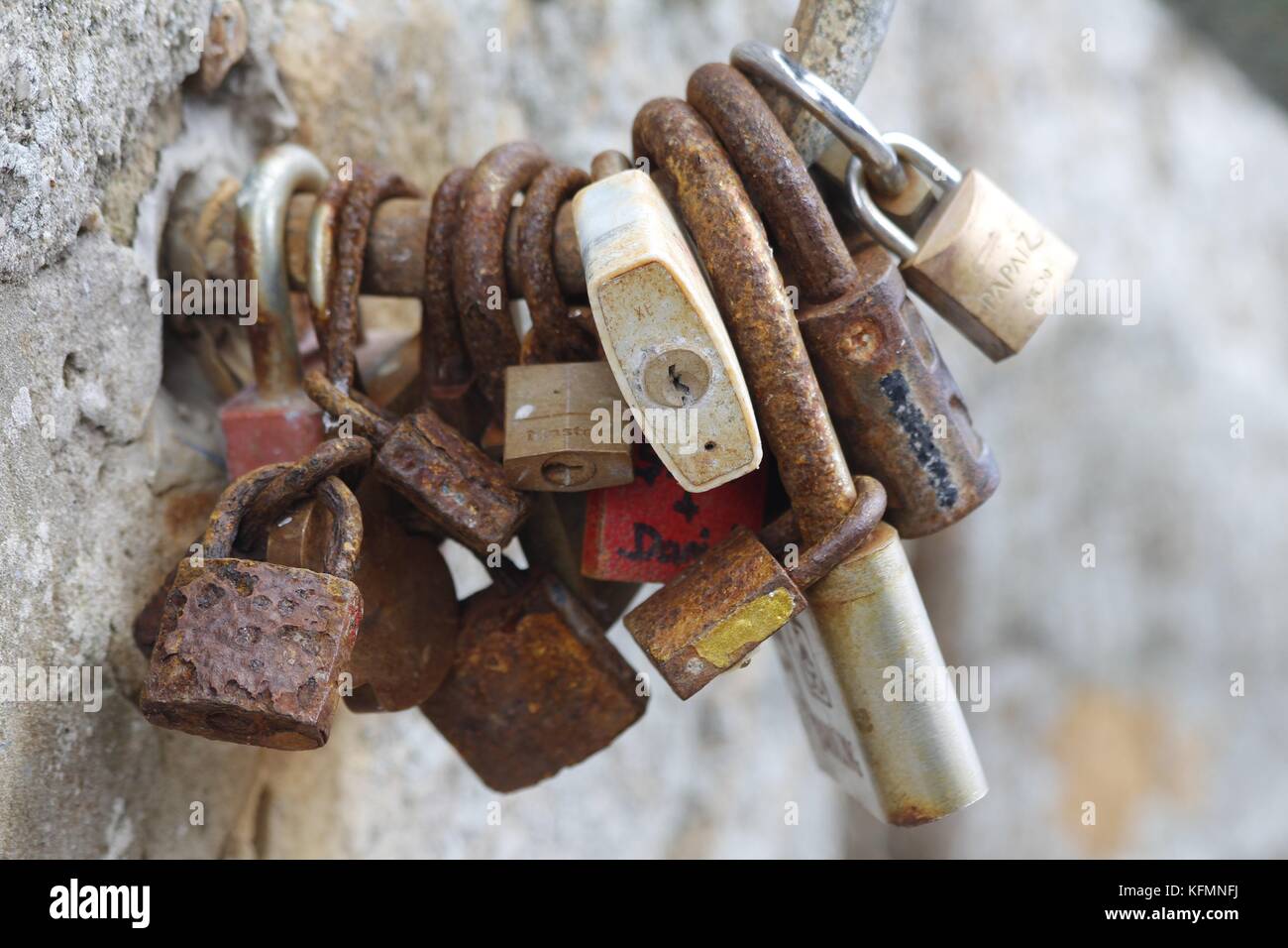 Padlock sizes hi-res stock photography and images - Alamy
