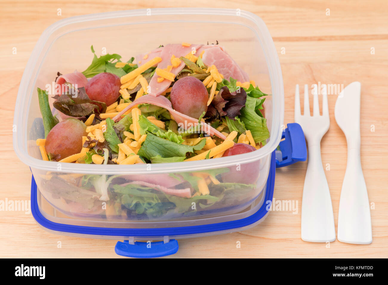 Healthy lunch eaten at the office desk at work Stock Photo - Alamy