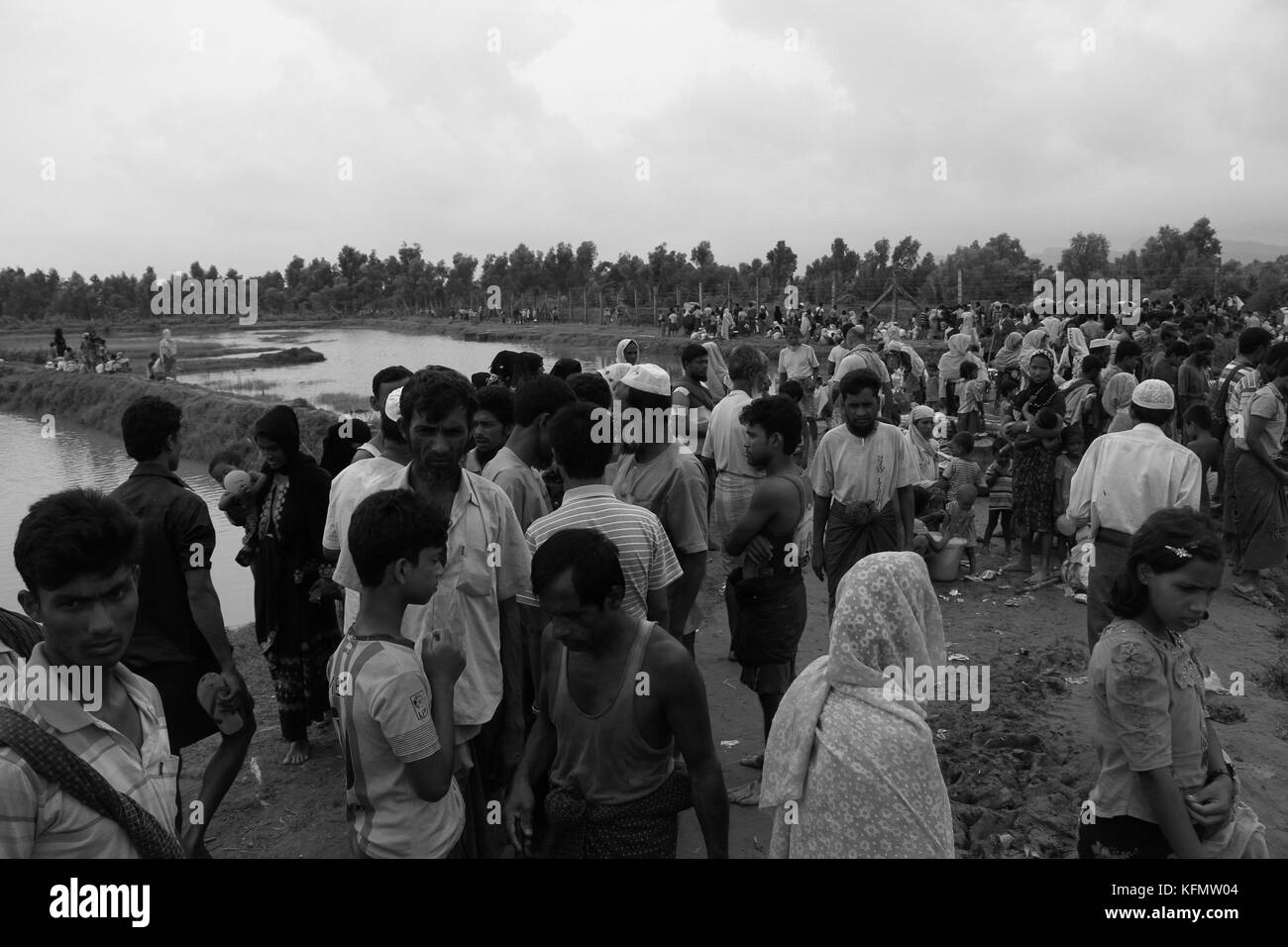 Myanmar: Rohingya refugees fleeing military operation in Myanmar’s ...