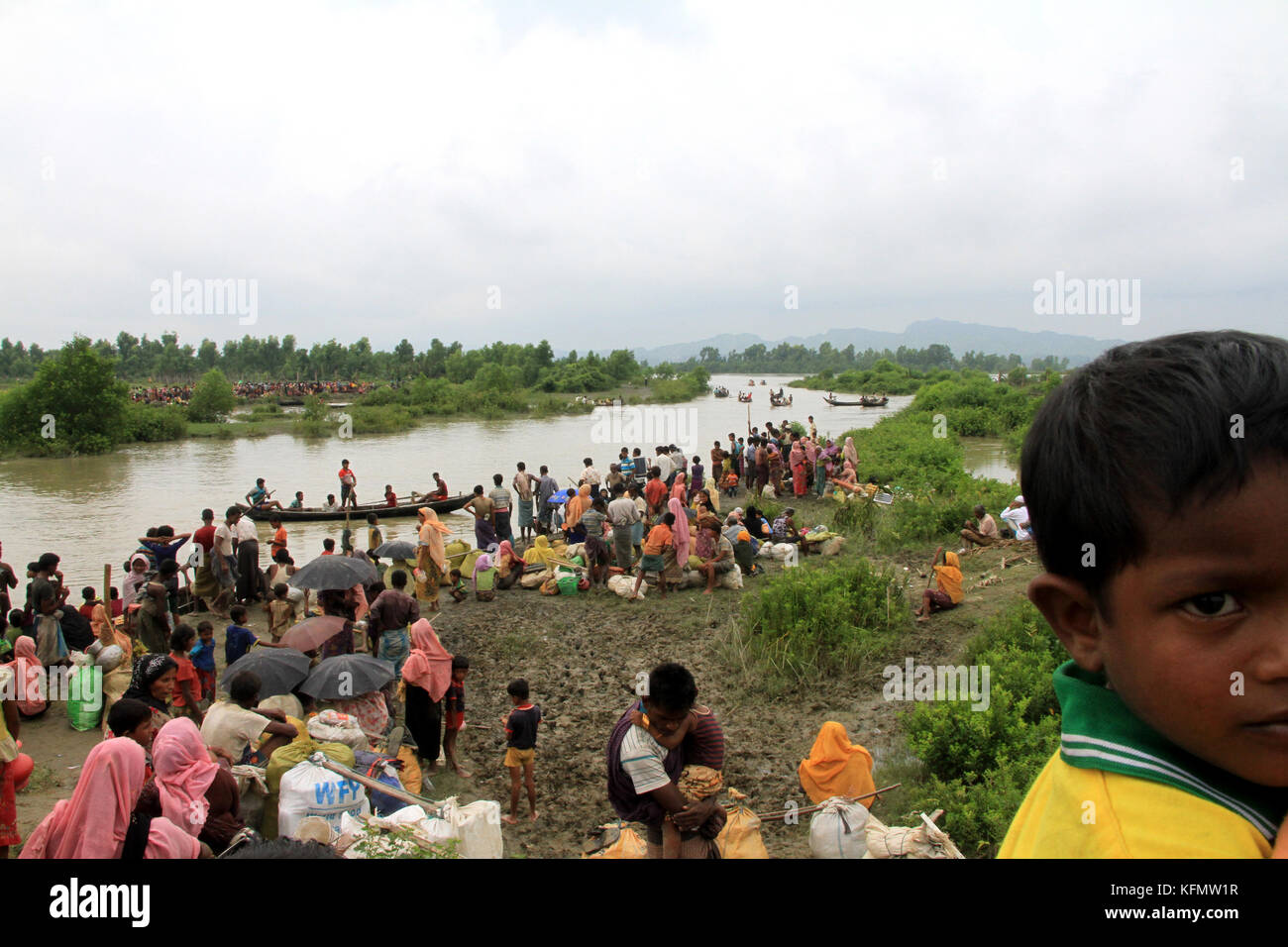 Myanmar: Rohingya refugees fleeing military operation in Myanmar’s ...