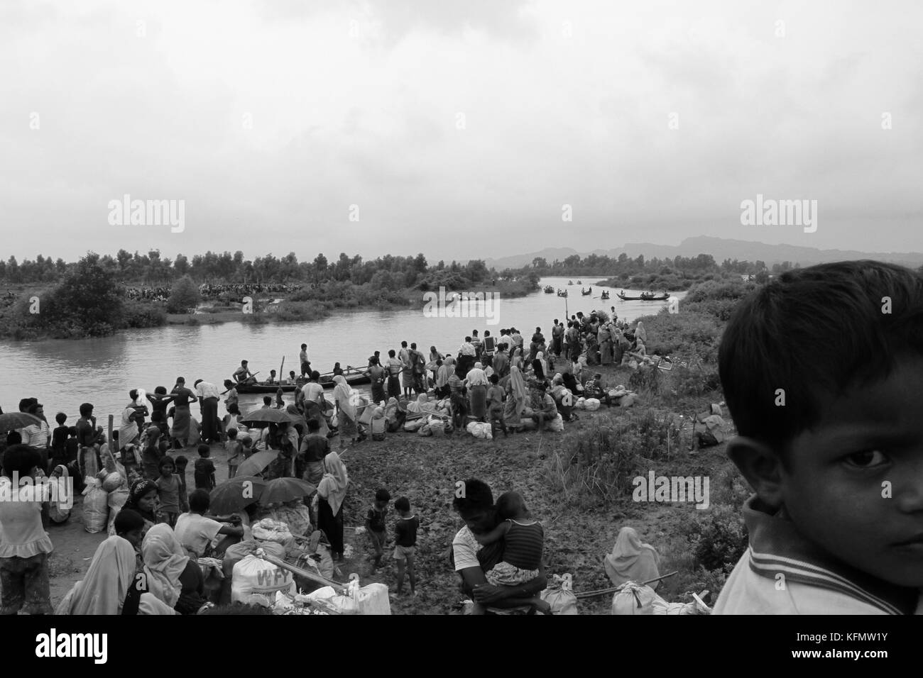 Myanmar: Rohingya refugees fleeing military operation in Myanmar’s ...