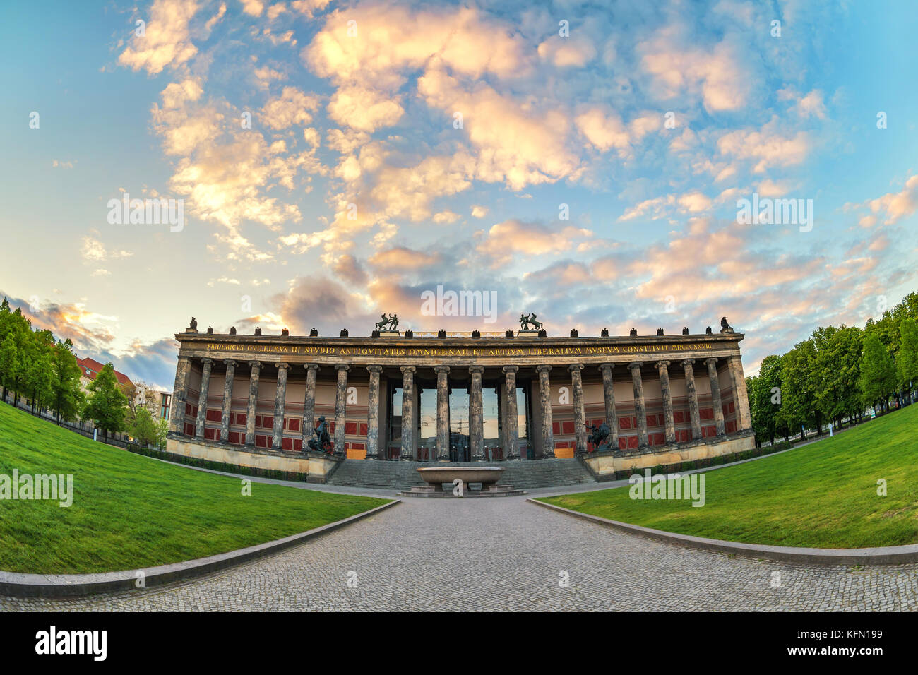 Skyline sunset city architecture hi-res stock photography and images ...