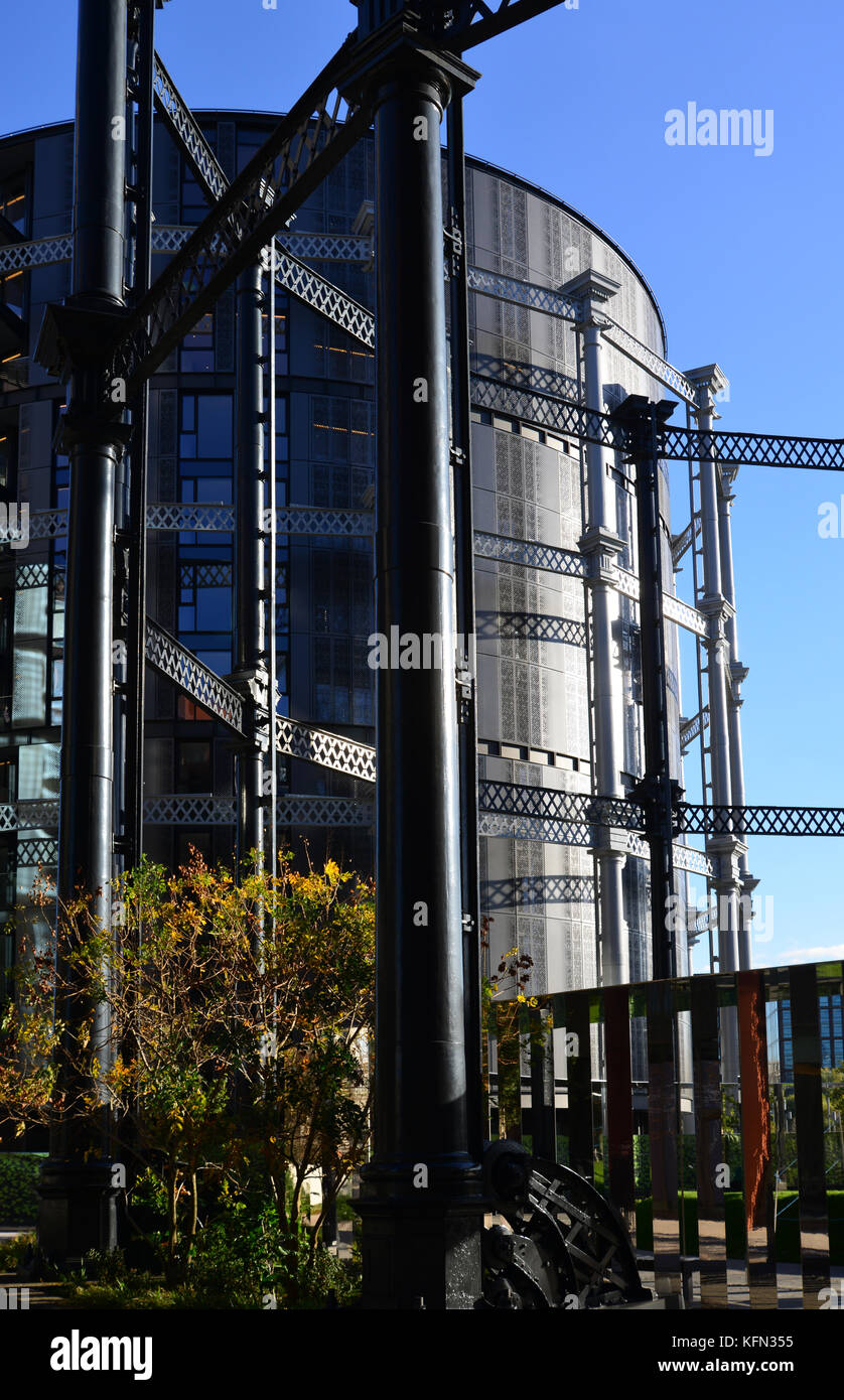 Redevelopment kings cross gasholders london hi-res stock photography ...
