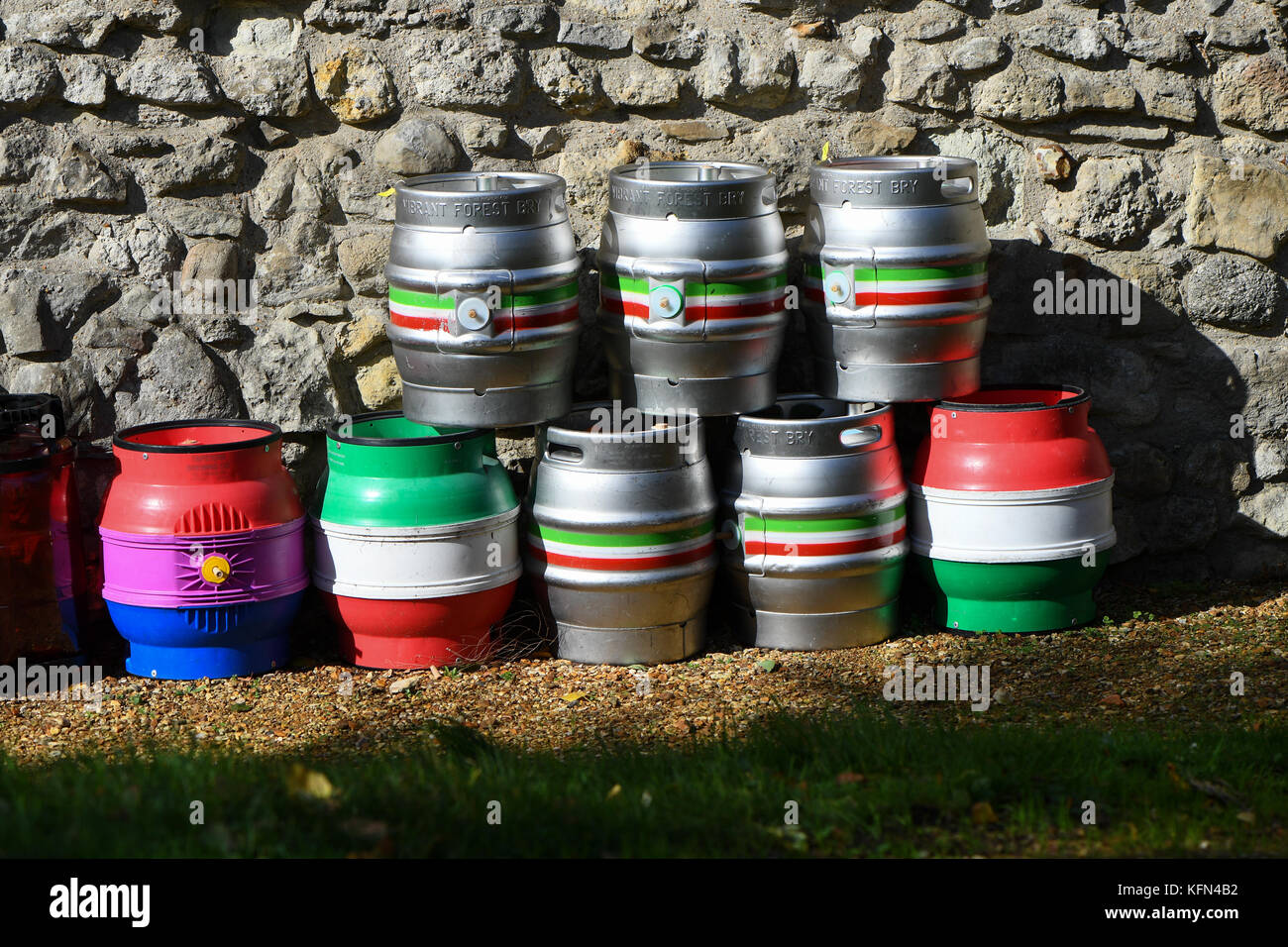 Metal barrels hi-res stock photography and images - Alamy