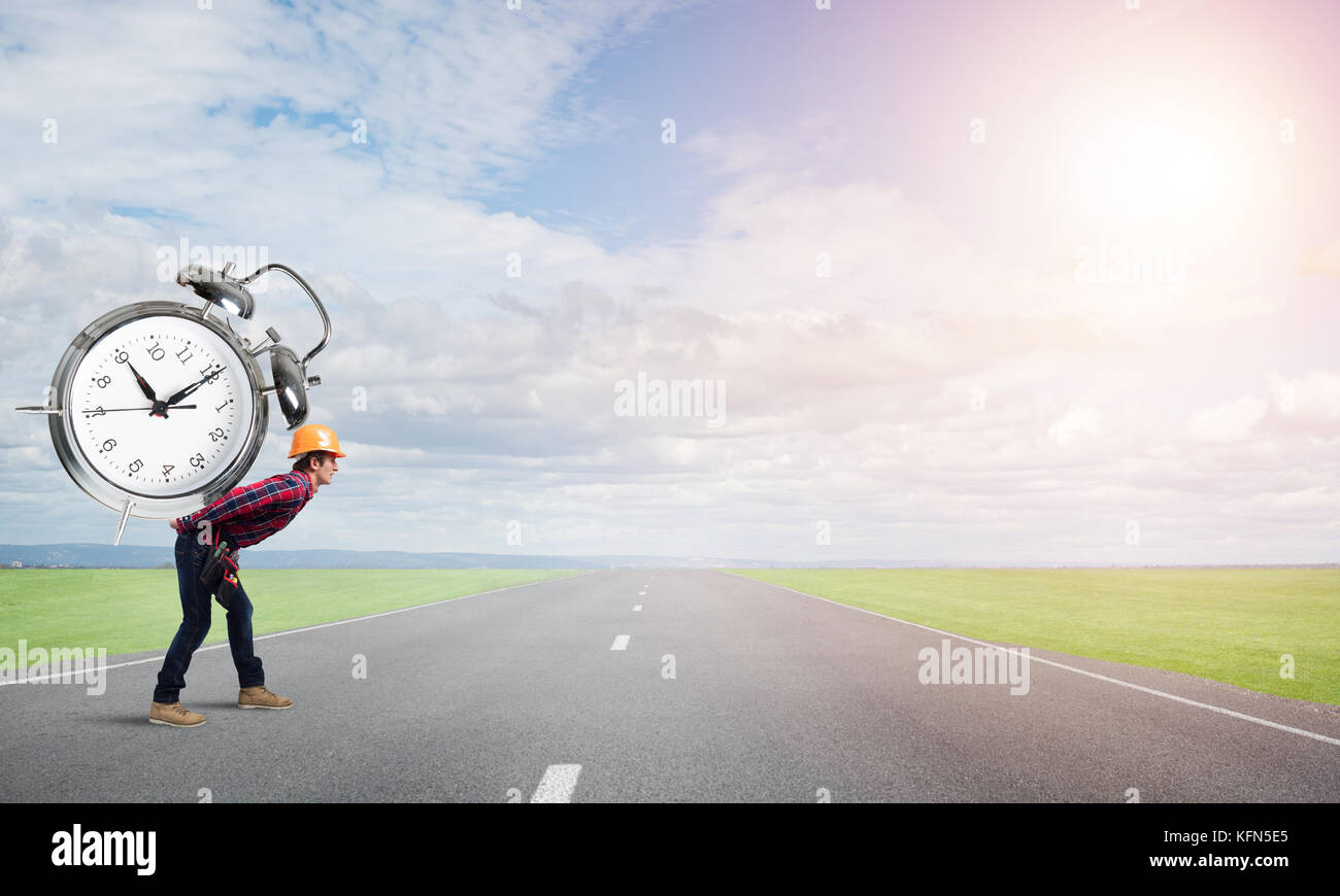 Construction contract deadline hi-res stock photography and images - Alamy