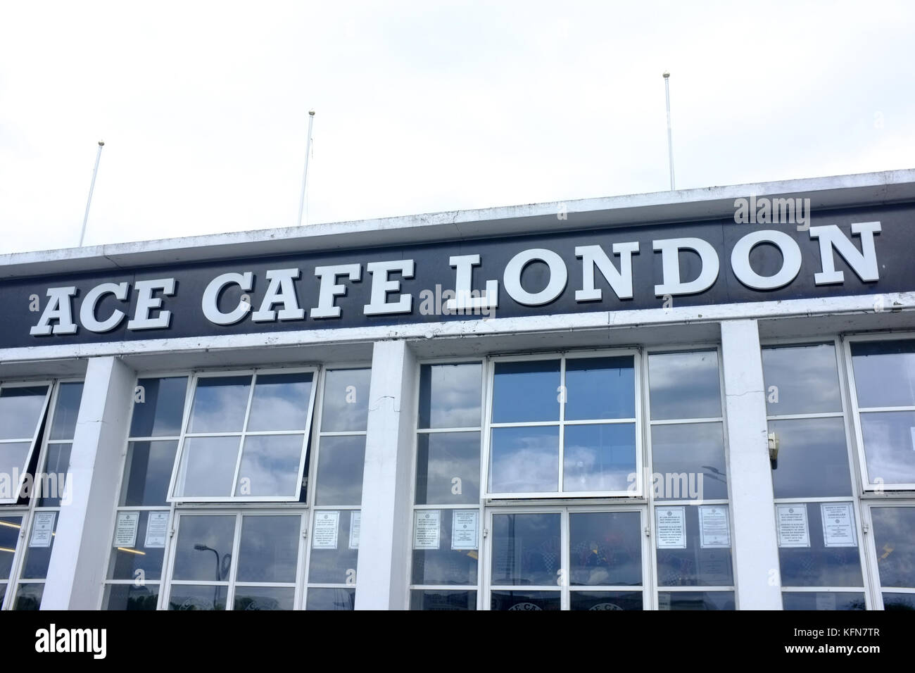 Ace cafe london hi-res stock photography and images - Alamy