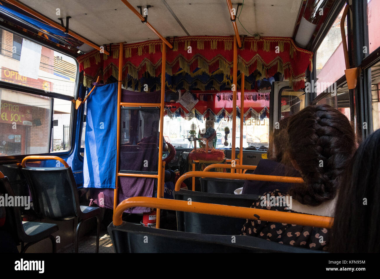 Autobús decorado, Asunción, Paraguay Stock Photo - Alamy