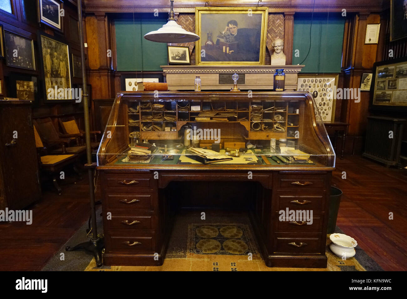Thomas Edison's working desk in his library in Thomas Edison National ...