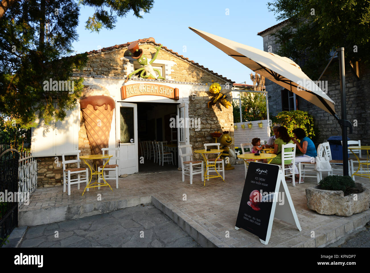 Greek Ice Cream Shop High Resolution Stock Photography and Images - Alamy