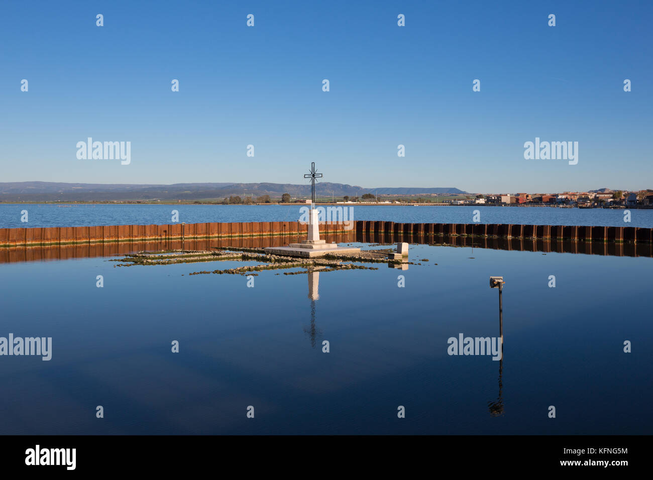 Lesina (Puglia, Italy) - Lesina Lake Stock Photo - Alamy
