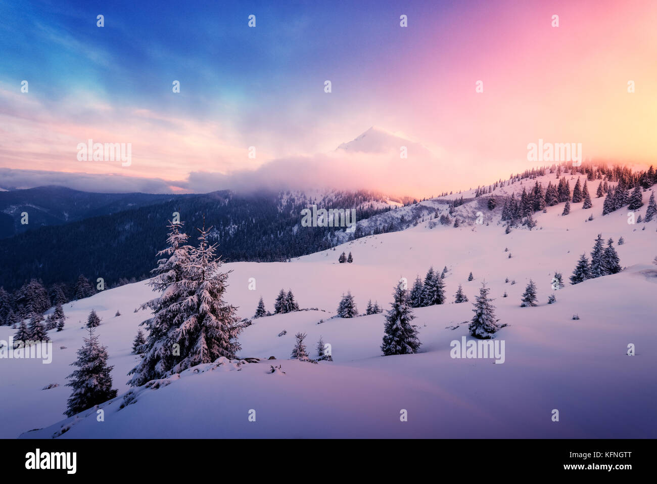 Pink sunset landscape hi-res stock photography and images - Alamy