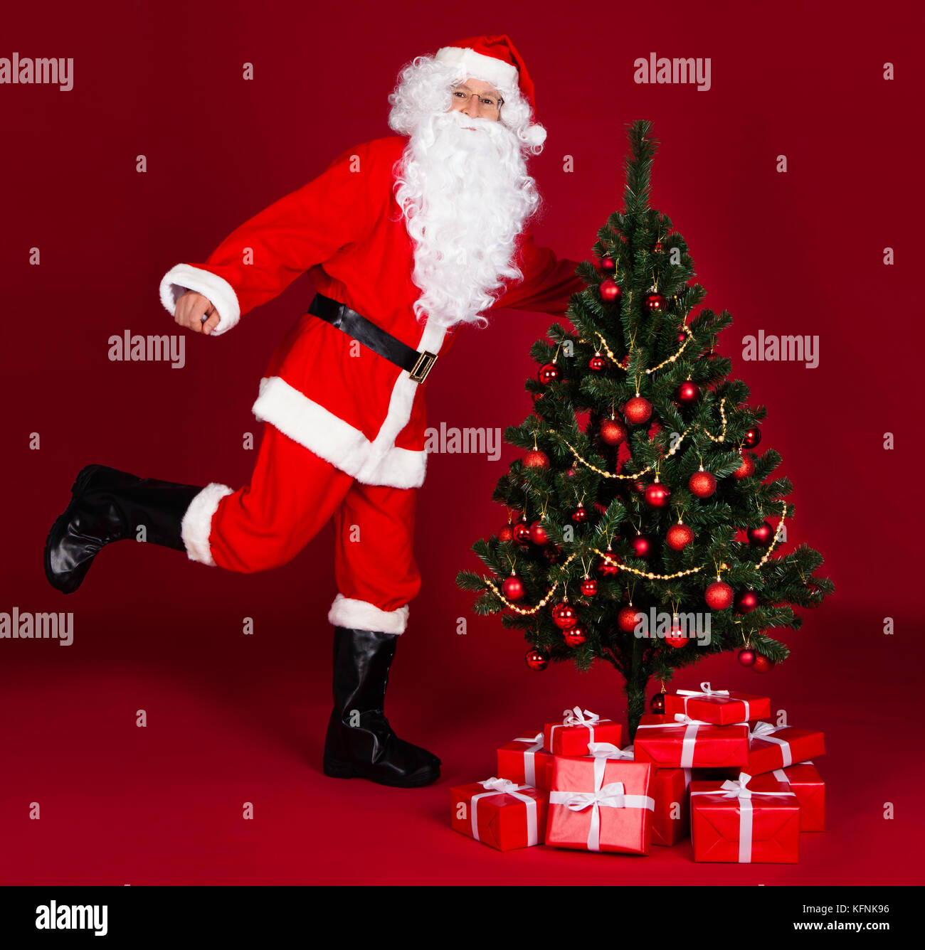 Heavy tree hi-res stock photography and images - Alamy