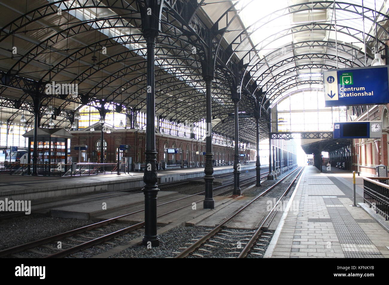 Platforms at the mid 19th century Station Den Haag HS (Station Hollands ...