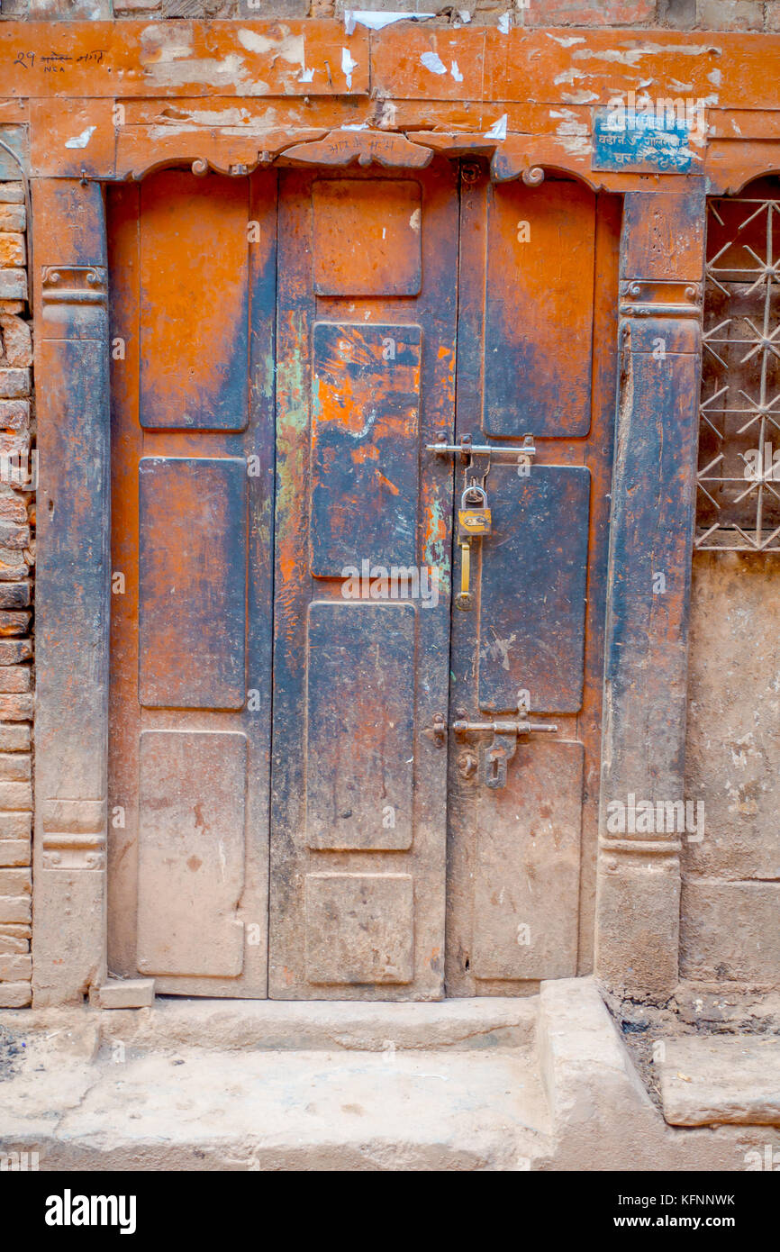 Old wooden door bhaktapur nepal hi-res stock photography and images - Alamy