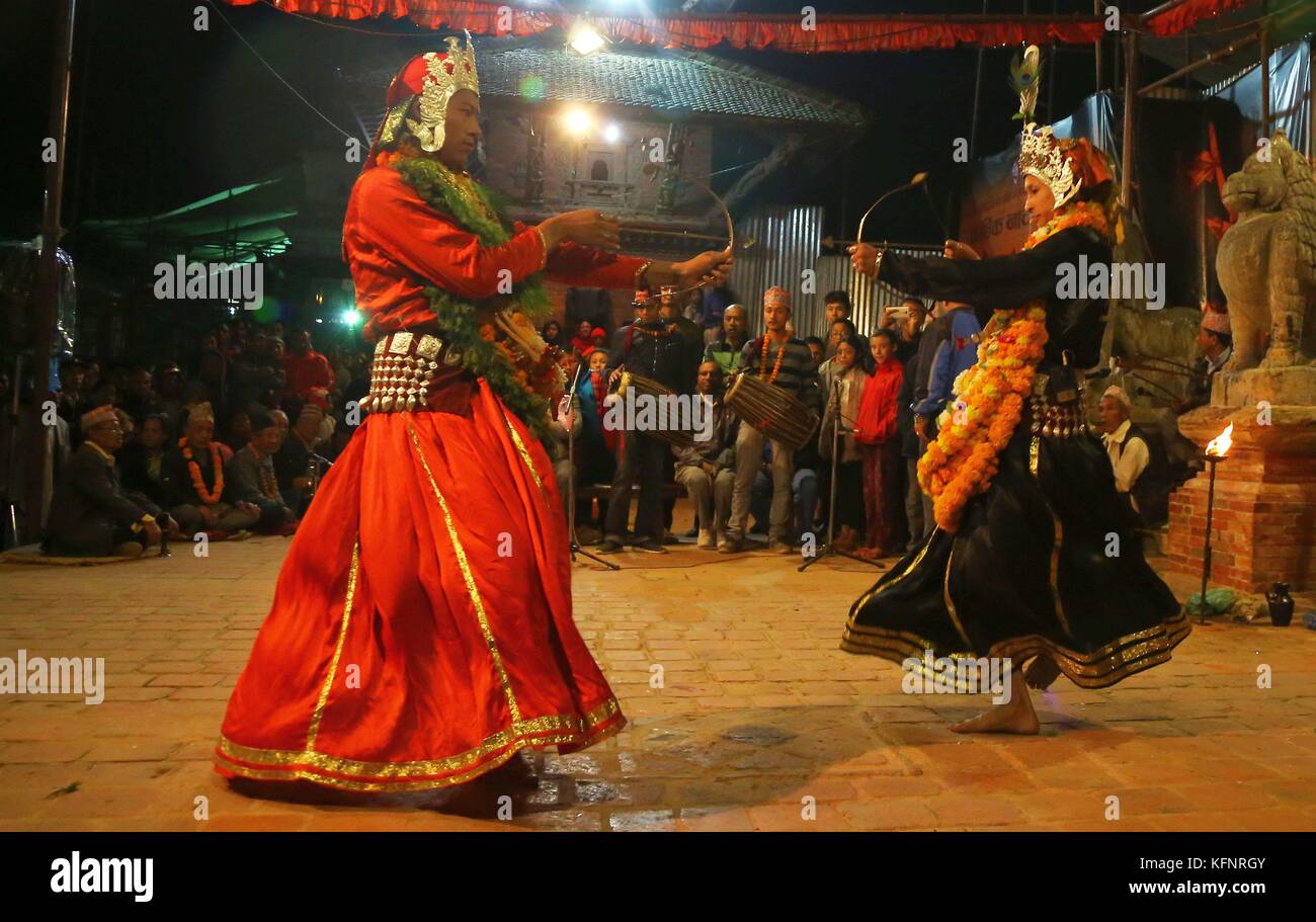 Lalitpur, Nepal. 29th Oct, 2017. Nepalese artists dressed in ...