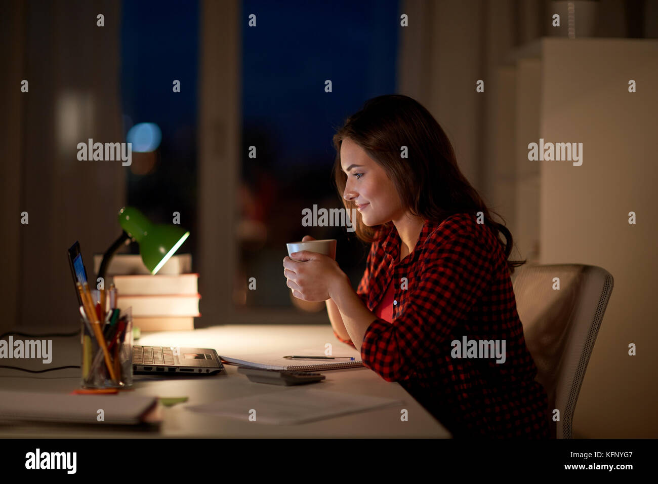 Teen home coffee computer hi-res stock photography and images - Alamy