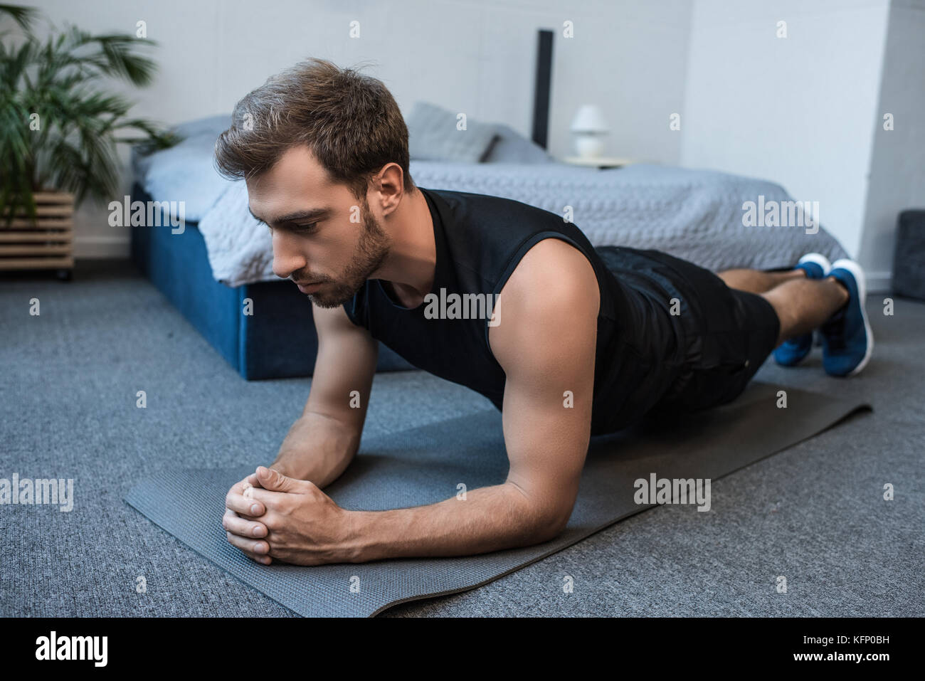 Man planking hi-res stock photography and images - Alamy